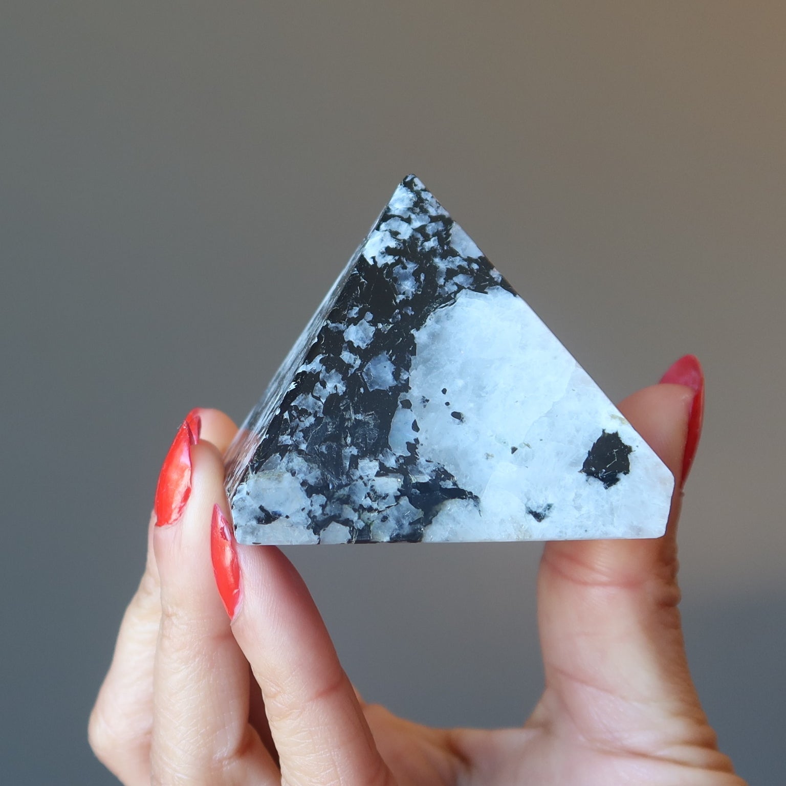 Pyramid Shop I Healing with Sacred Geometry I Satin Crystals